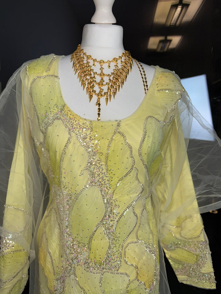 Discover our exquisite collection of handcrafted Mukhawar, designed for ...