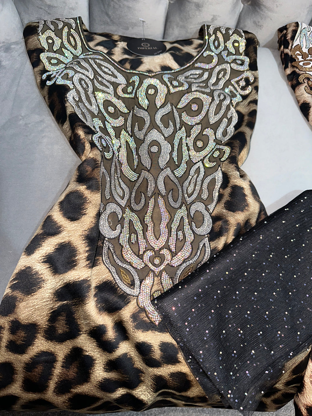 Discover our exquisite collection of handcrafted Mukhawar, designed for ...