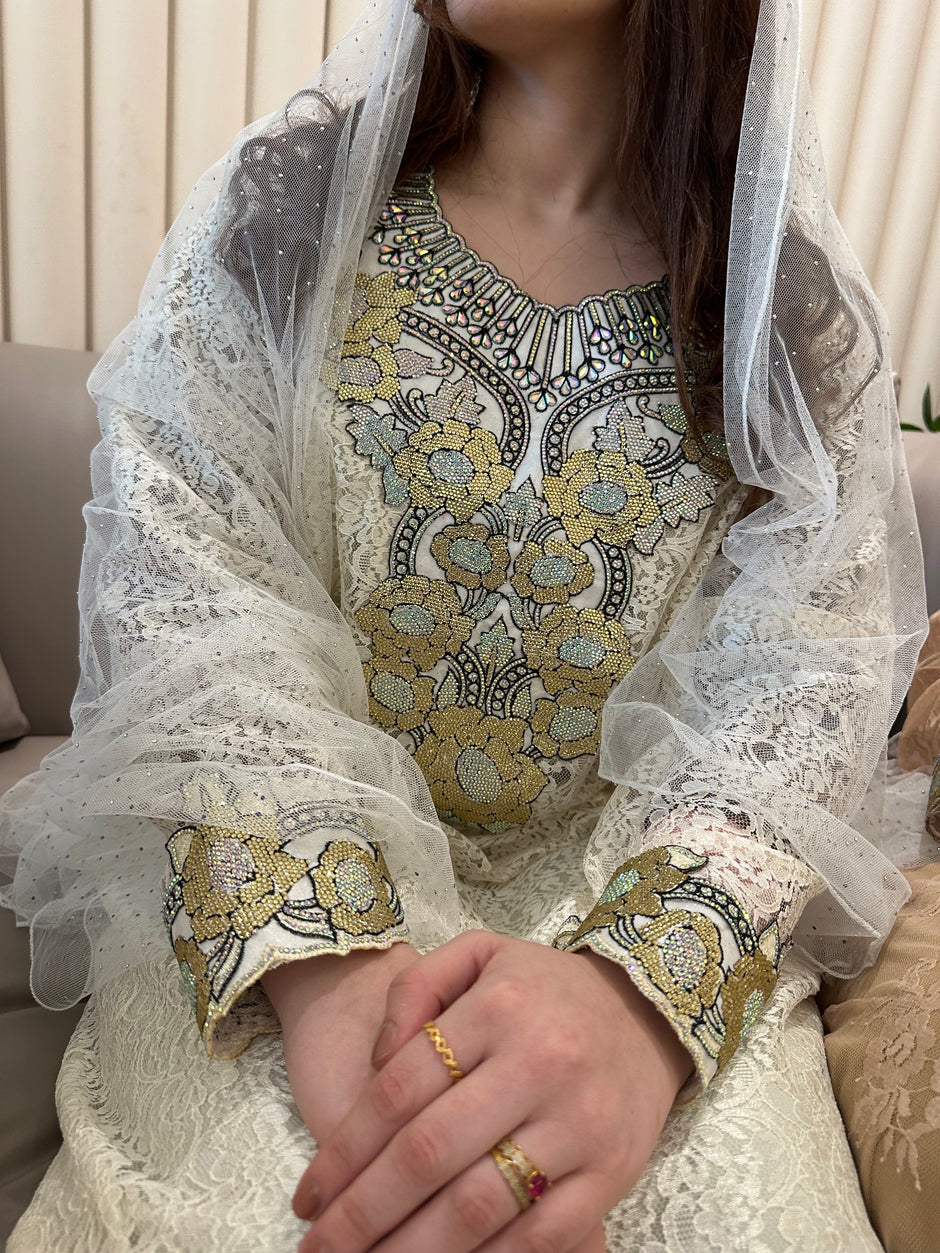 Discover our exquisite collection of handcrafted Mukhawar, designed for ...